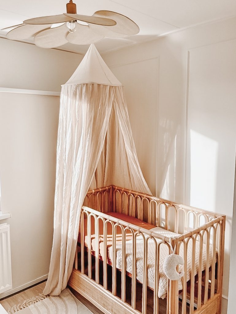 Rotan Ledikant Boho Rainbow – Boho Rainbow - Rotan voor baby & kids